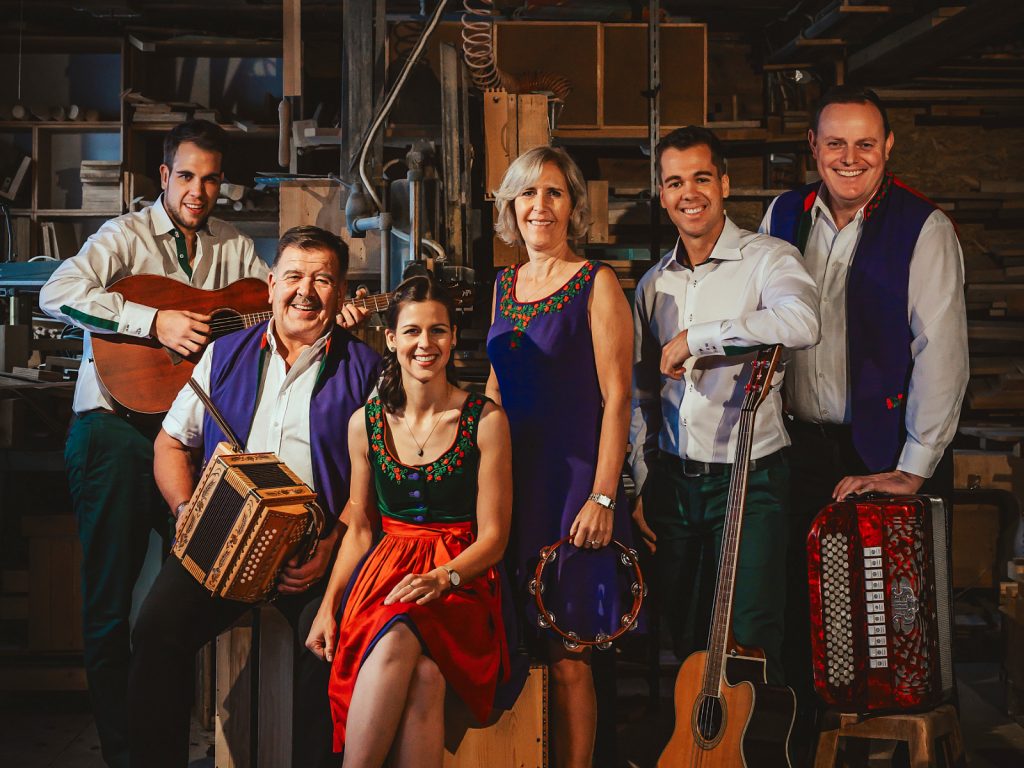 Oesch´s die Dritten - Hypertension Music